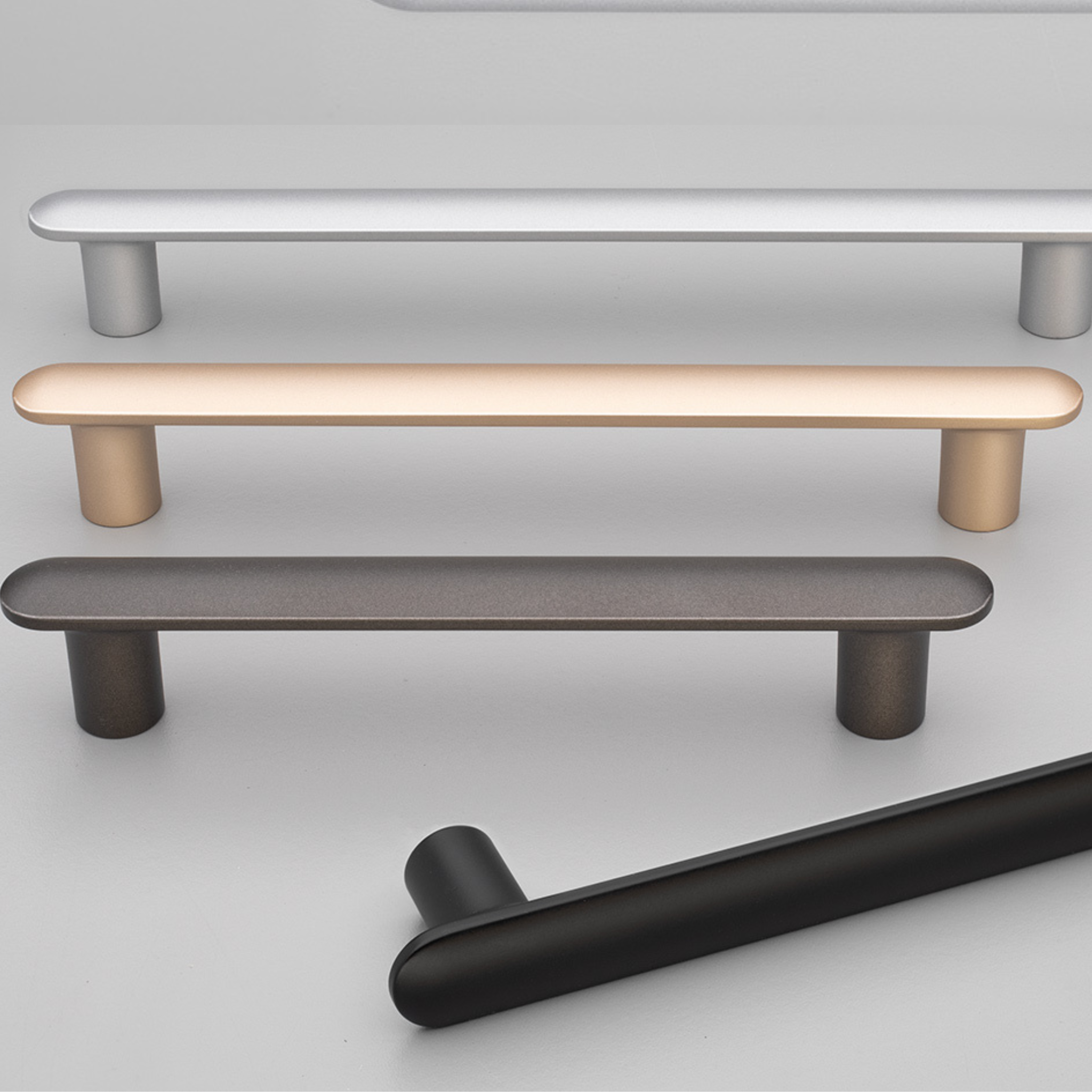 Kethy Yarra Handle - Finished Imperial Glass and Timber